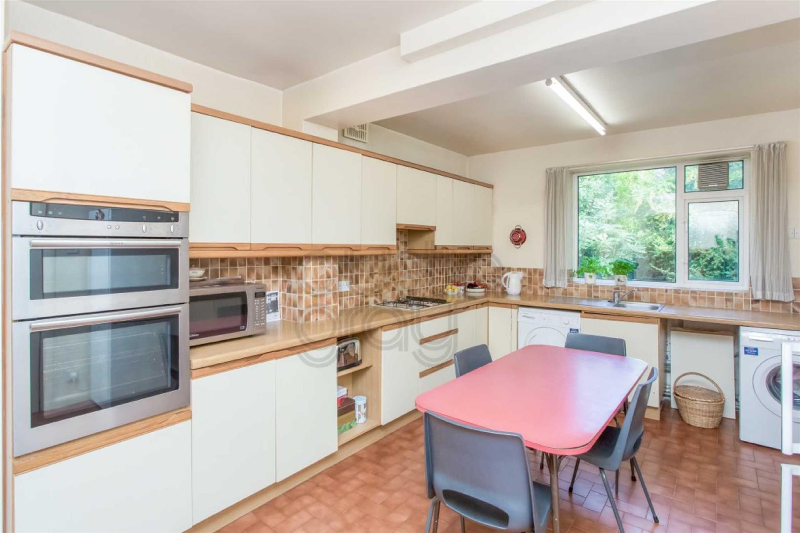 Nizells Ave, Hove - Austin Gray