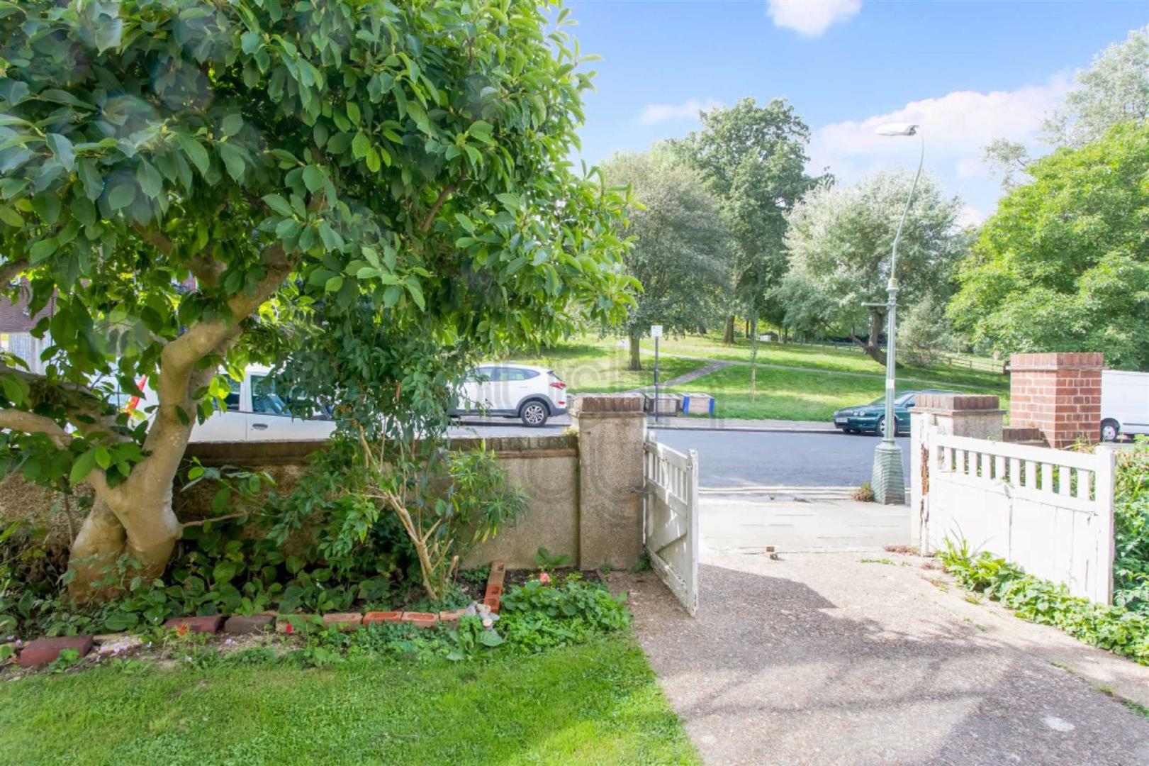 Nizells Ave, Hove - Austin Gray