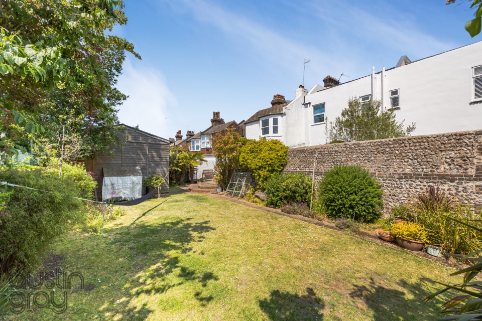 What a garden ................ - Austin Gray